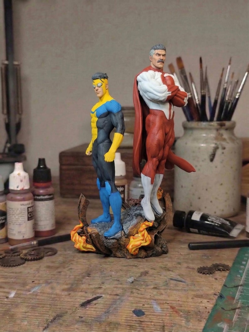 Invincible & Omni Man Figurine Set, 3D Printed Superhero Figures, Comic ...