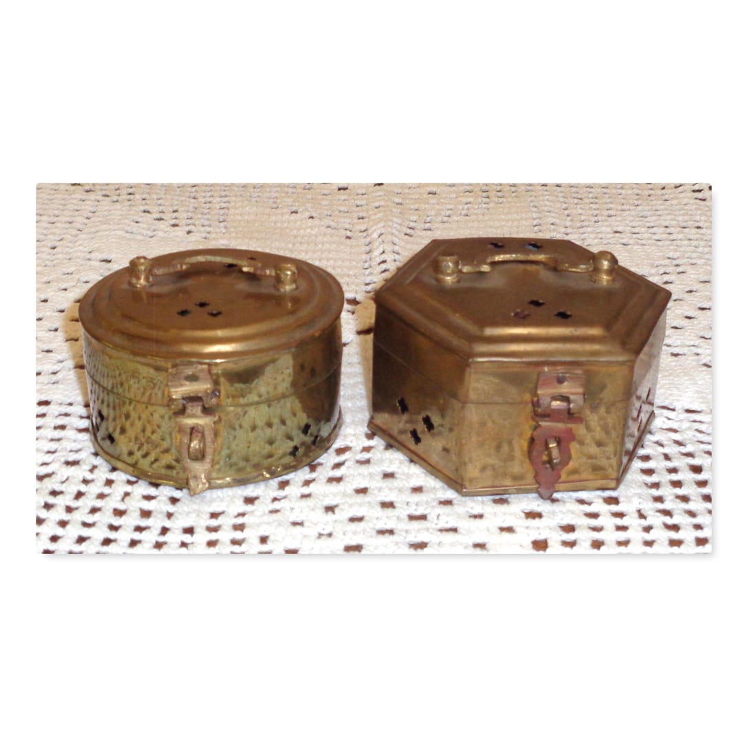 2 Vintage Brass Hinged Trinket Boxes, 1 Round, 1 Six Sided - Etsy
