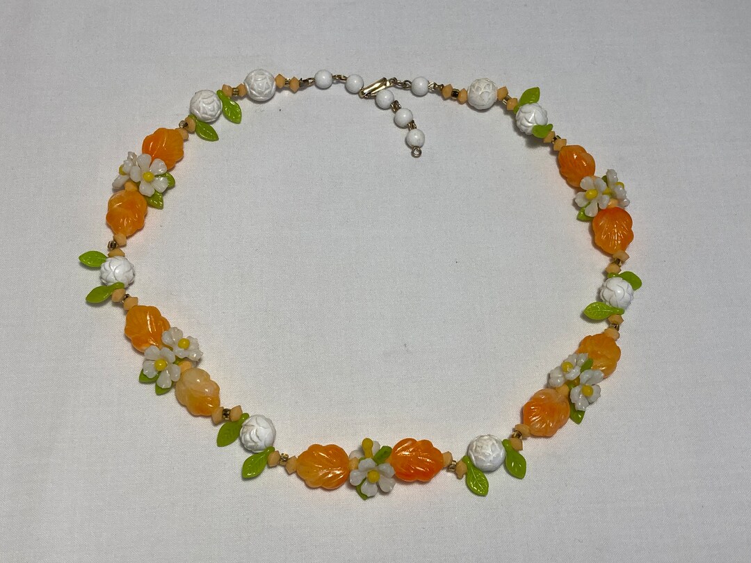 Vintage Plastic Daisy Flower Beaded Necklace 18 Choker Length Hong Kong ...