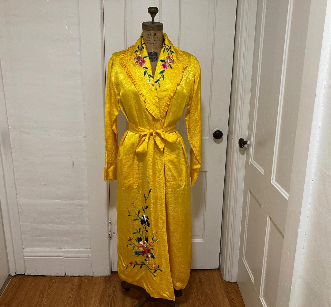 Vintage 1940's Yellow Satin Embroidered Floral Oriental Robe Dressing ...