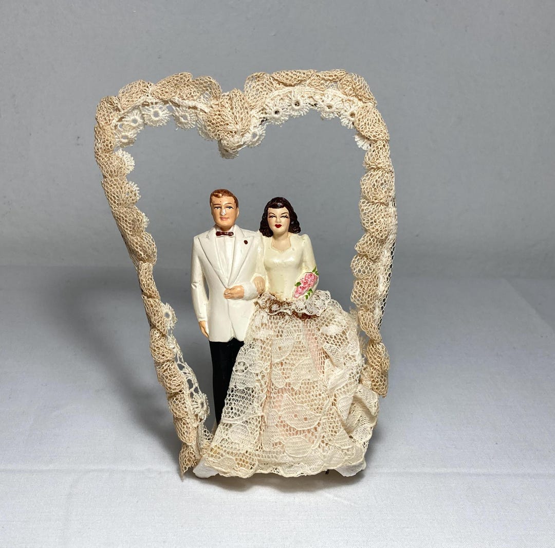 Vintage 1940's Wedding Cake Topper Chalkware Bride & Groom W/ Lace Arch "as Found" Coast Novelty ...