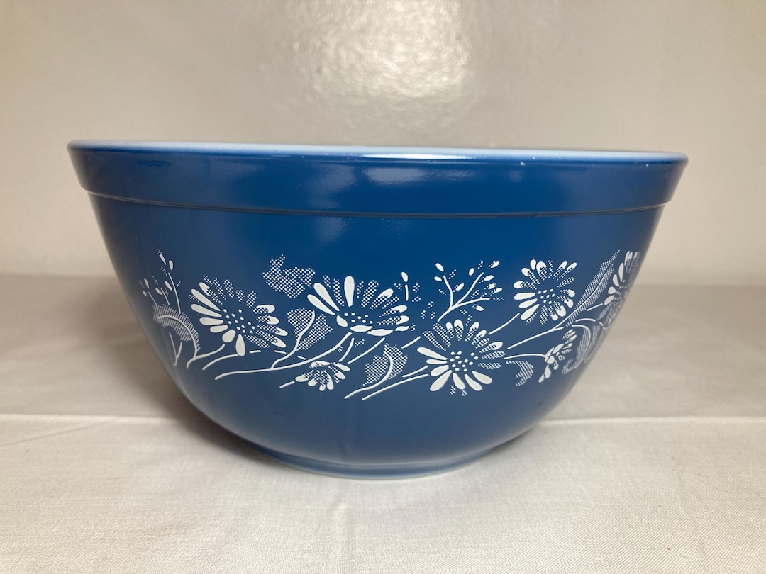 Vintage Pyrex Colonial Mist Blue & White Nesting Mixing Bowl 402 1 1/2 ...