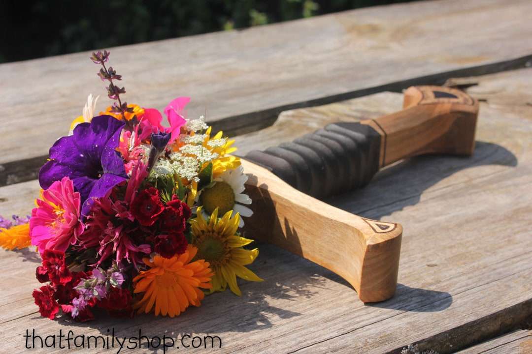 Lotr-inspired Bouquet Holder, Wood Anduril Hilt Flower Wedding Holder ...