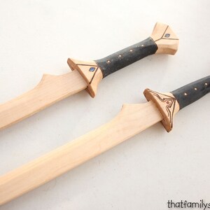 Icingdeath, Twinkle -- Wooden Cosplay Drizzt Do'urden's Scimitar Sword ...
