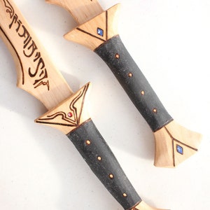 Icingdeath, Twinkle -- Wooden Cosplay Drizzt Do'urden's Scimitar Sword ...