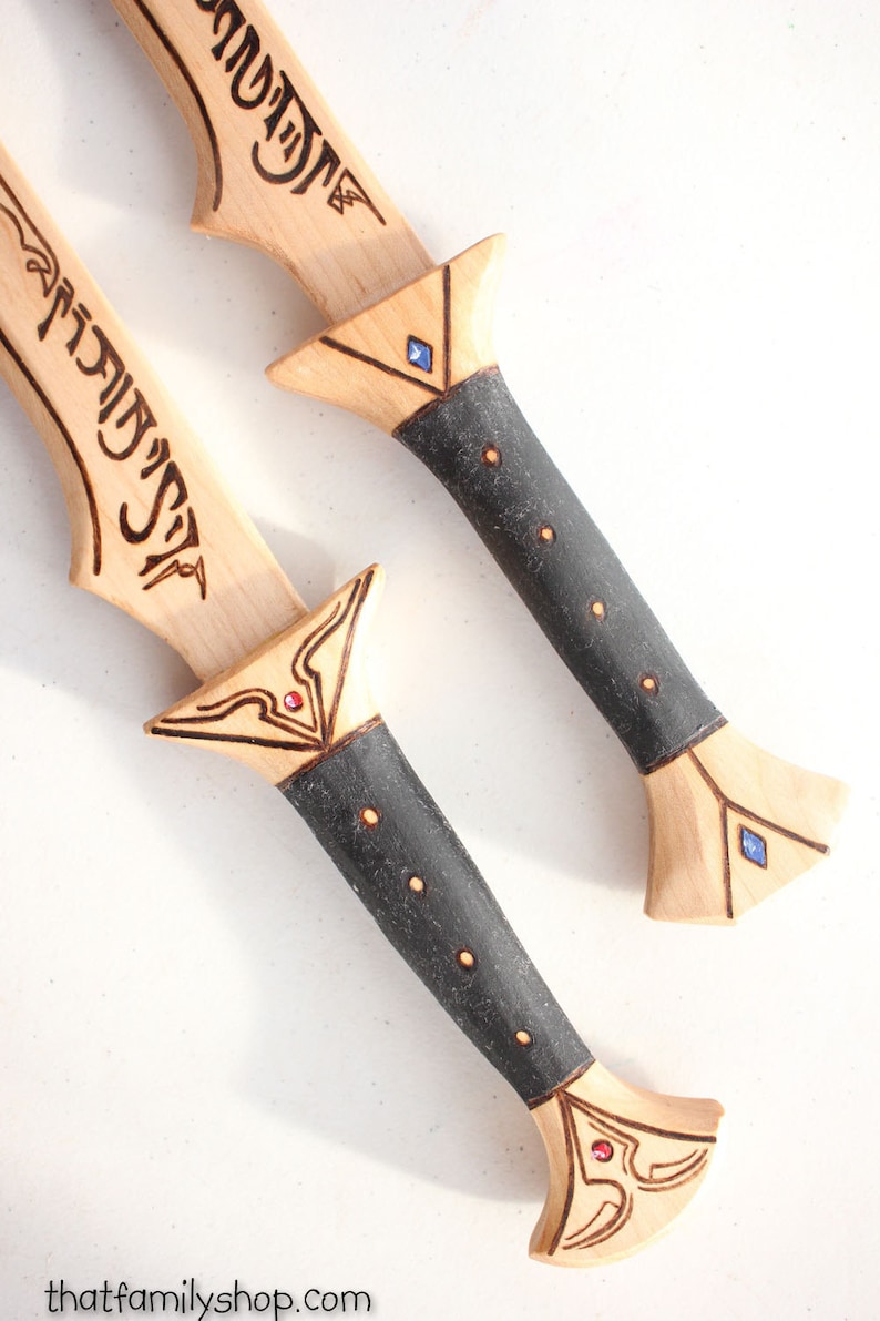 Icingdeath, Twinkle -- Wooden Cosplay Drizzt Do'urden's Scimitar Sword ...