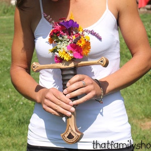 Lotr-inspired Bouquet Holder, Wood Anduril Hilt Flower Wedding Holder ...