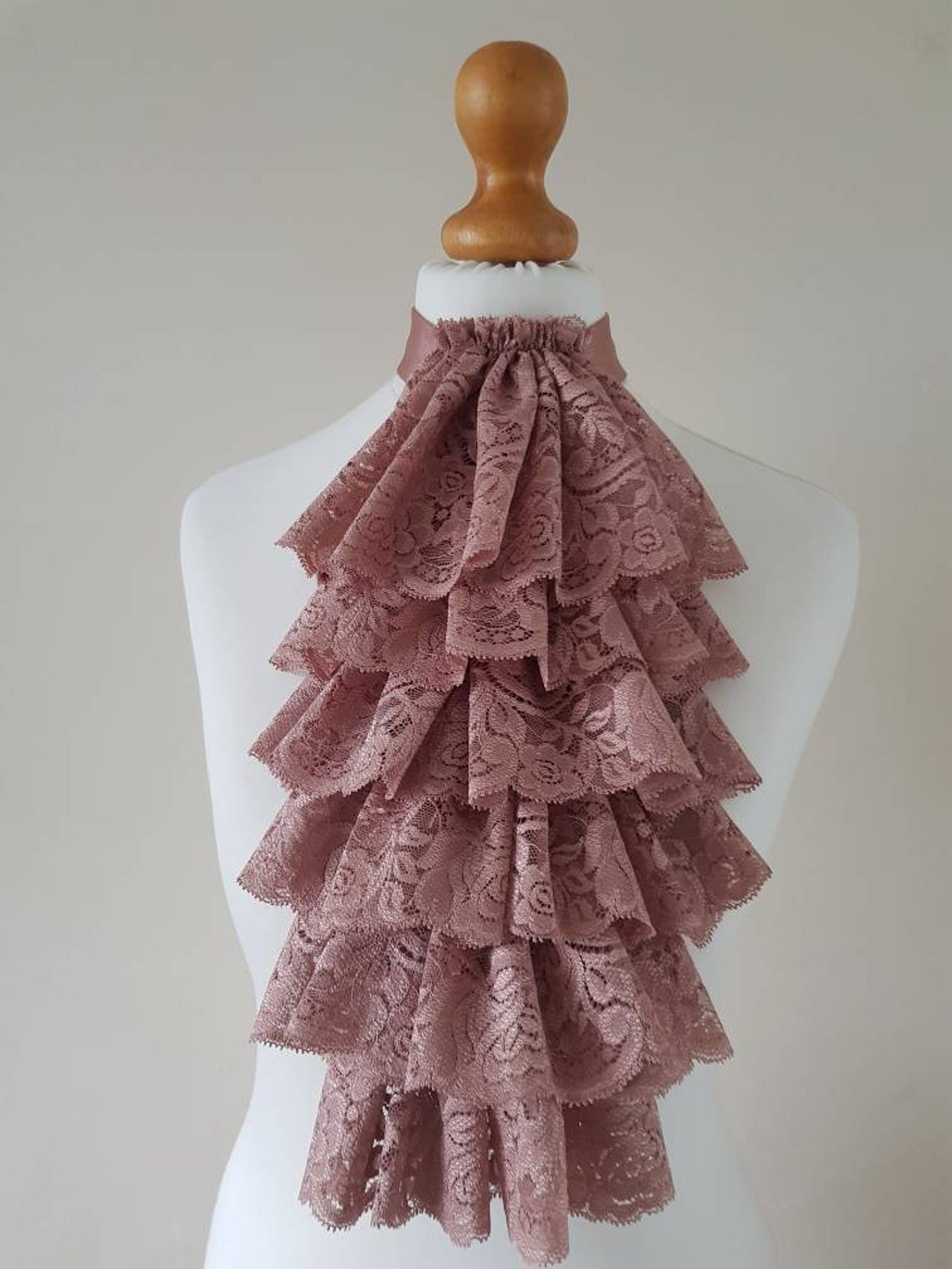 Caramel Lace Jabot, Beige Lace Cravat, Historical Accessory - Etsy UK