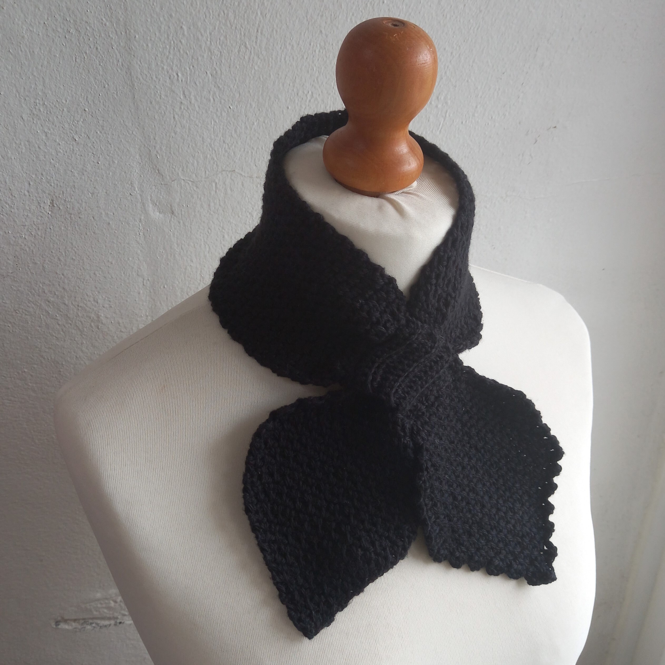 AGATHA Scarf Crochet Keyhole Ascot Bow Scarf Made to Order - Etsy UK