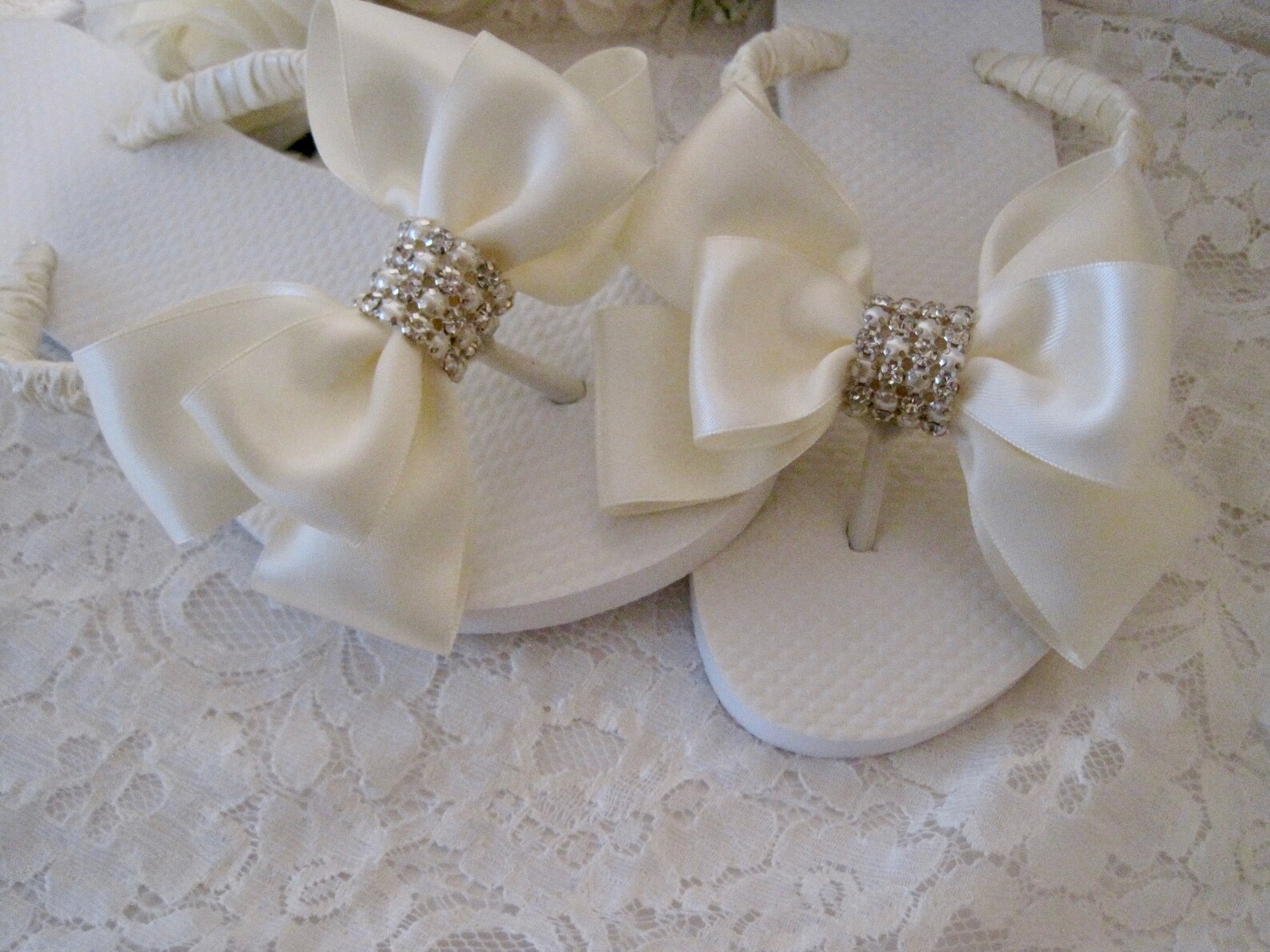 Ivory Wedding Flip Flops: Rhinestone Pearl Bow, Bridal Shoes - Etsy