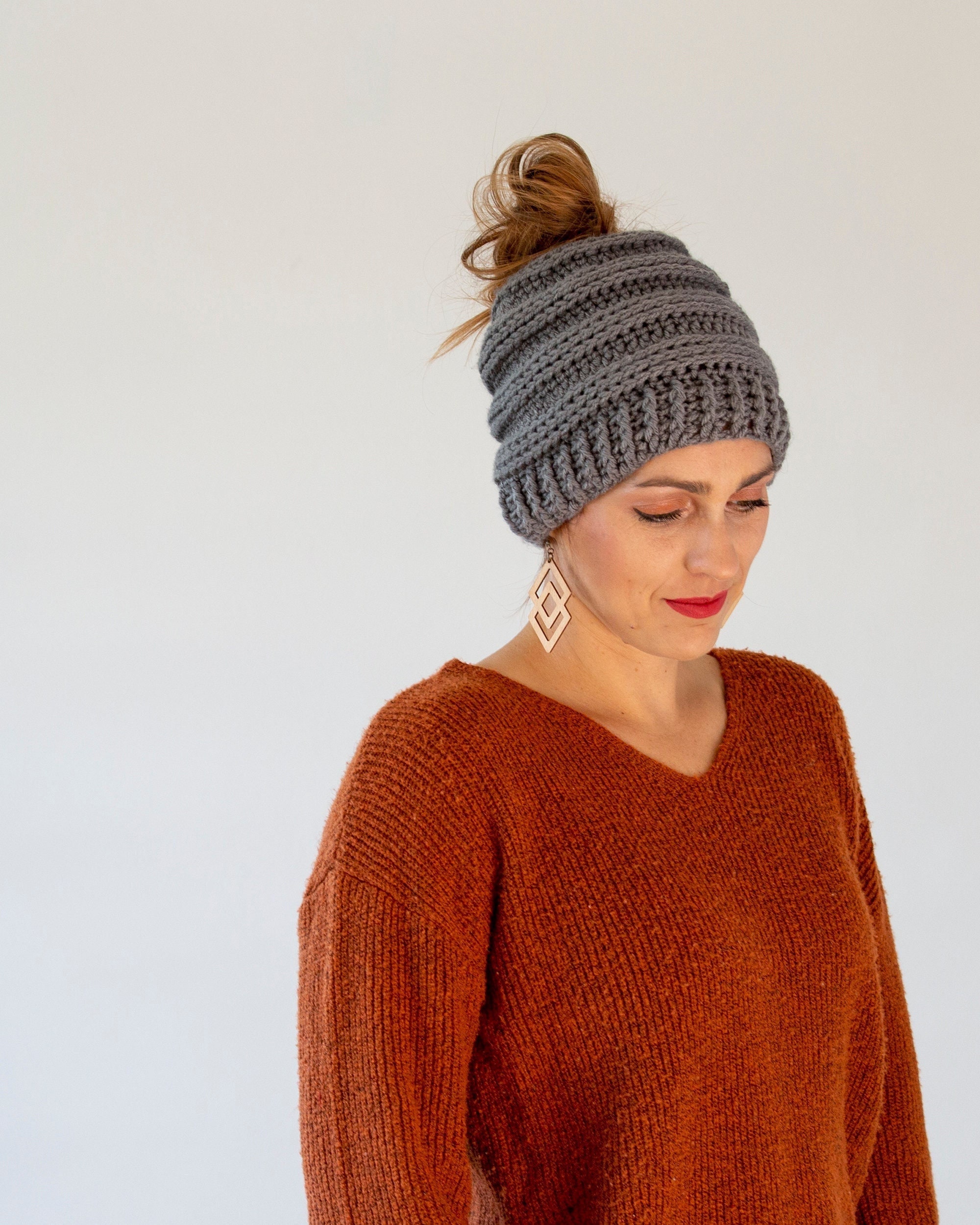 Messy Bun Pattern PDF, Crochet Adult Messy Bun Beanie, Chunky Hat ...