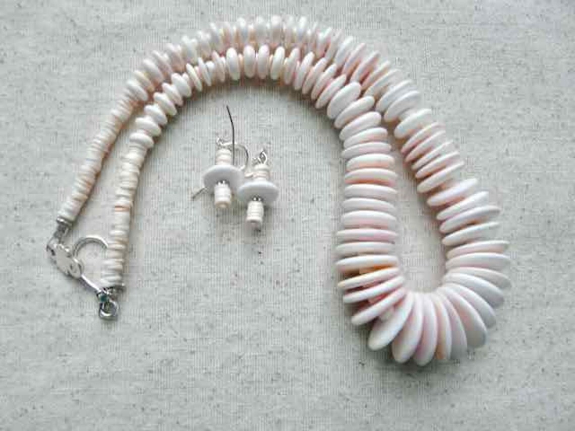 Graduated Conch Shell Necklace Conch Shell and Light Pink Heishi Shell ...