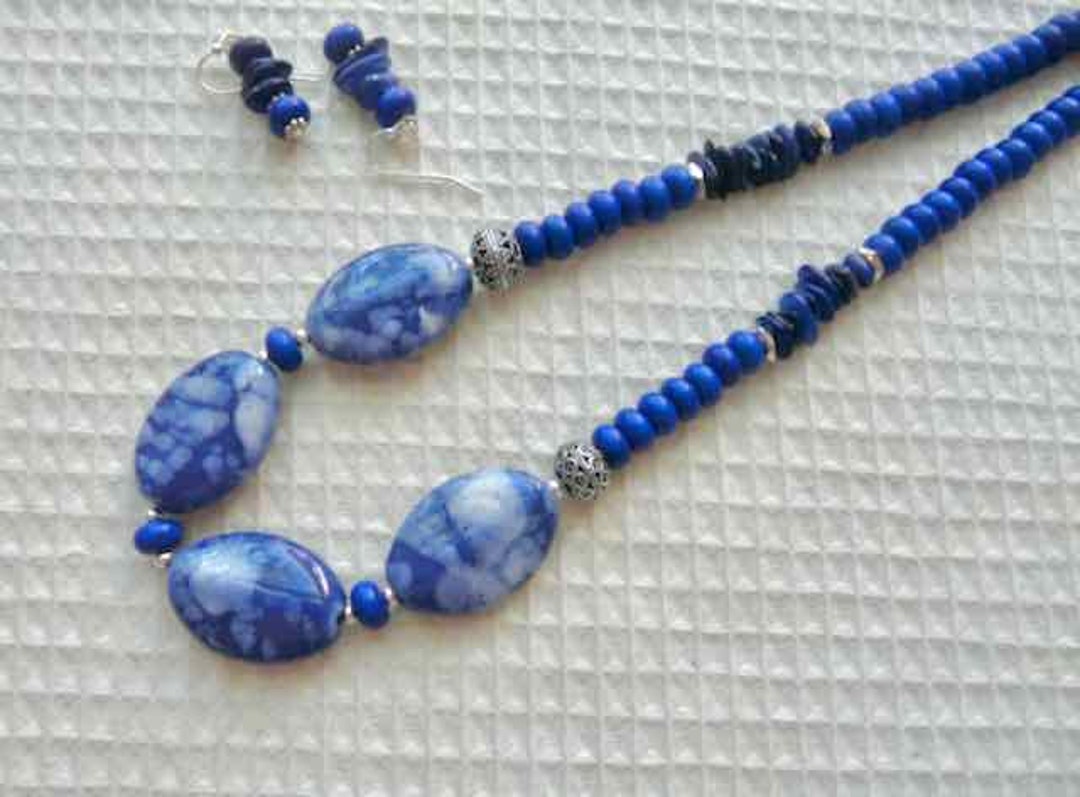 19 Inch Royal Blue and White Mottled Ceramic Focal Bead Necklace With ...