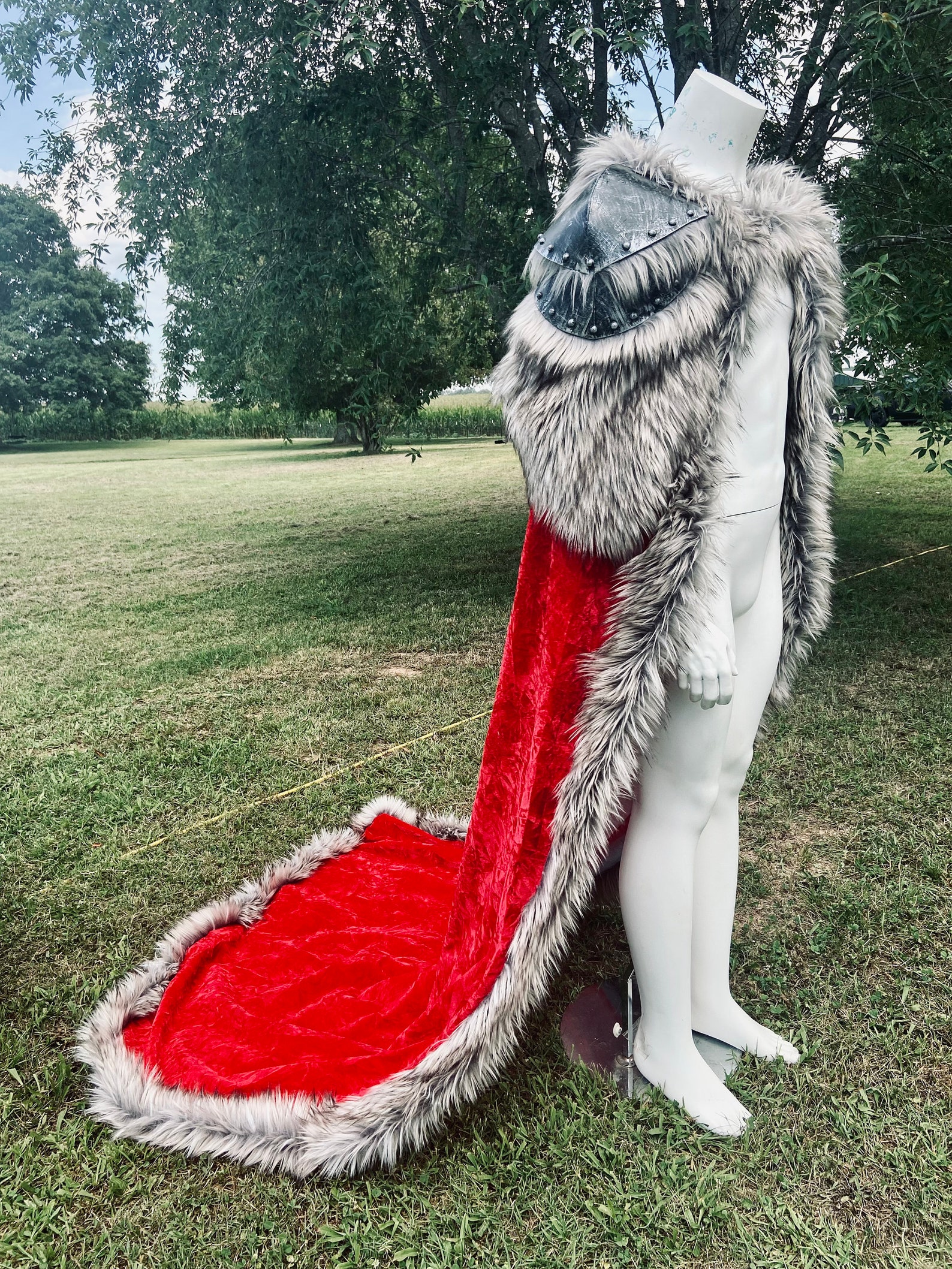 MADE TO ORDER Red Armored Royal Kings Cloak - Etsy