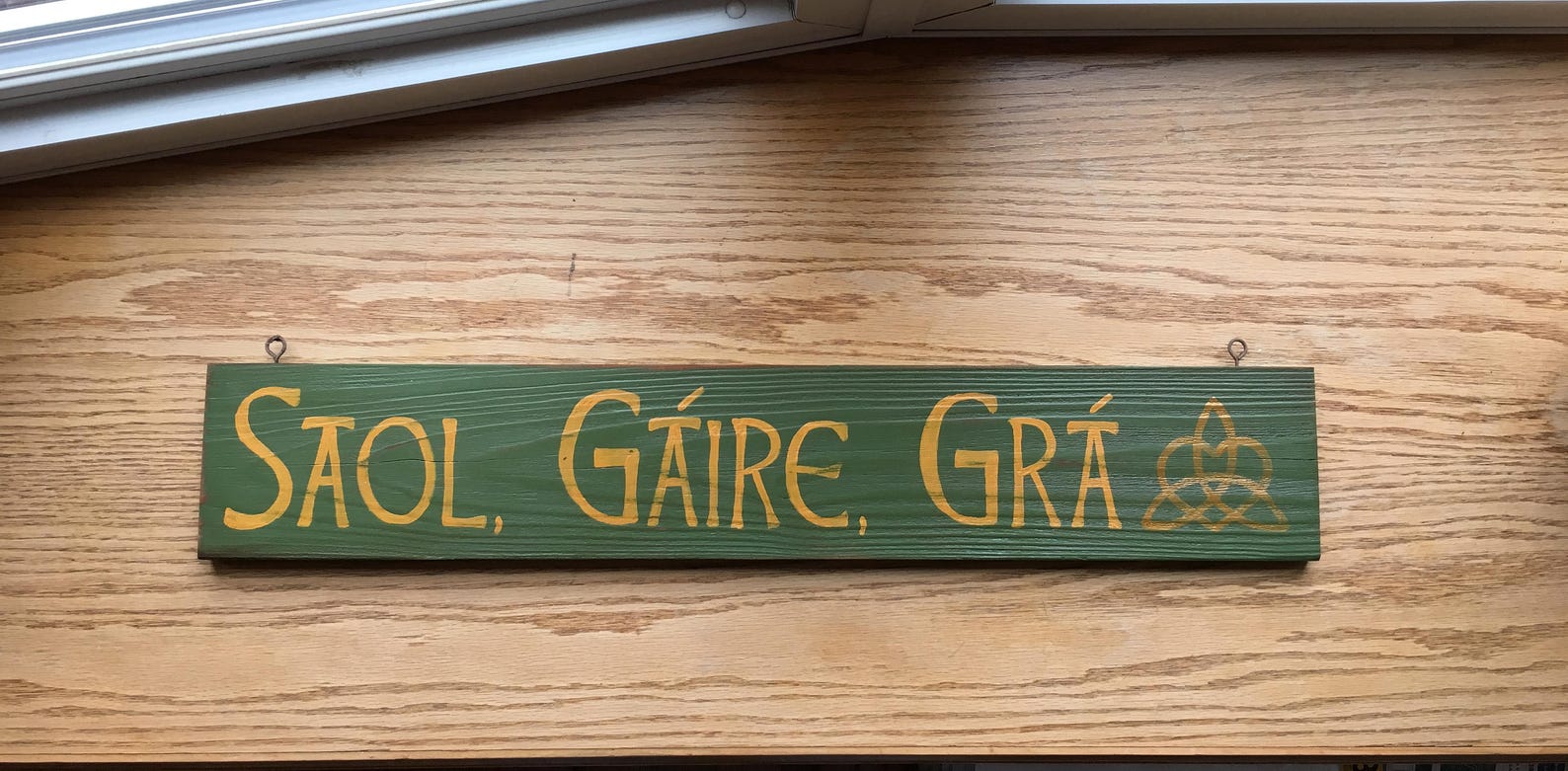 Saol Gaire Gra Sign/irish Sign/celtic Sign/vintage Style Sign/live ...