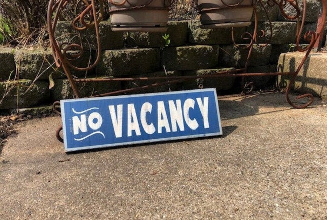 No Vacanacy Sign/farmhouse Style Sign/hand Painted Sign/retro Style ...