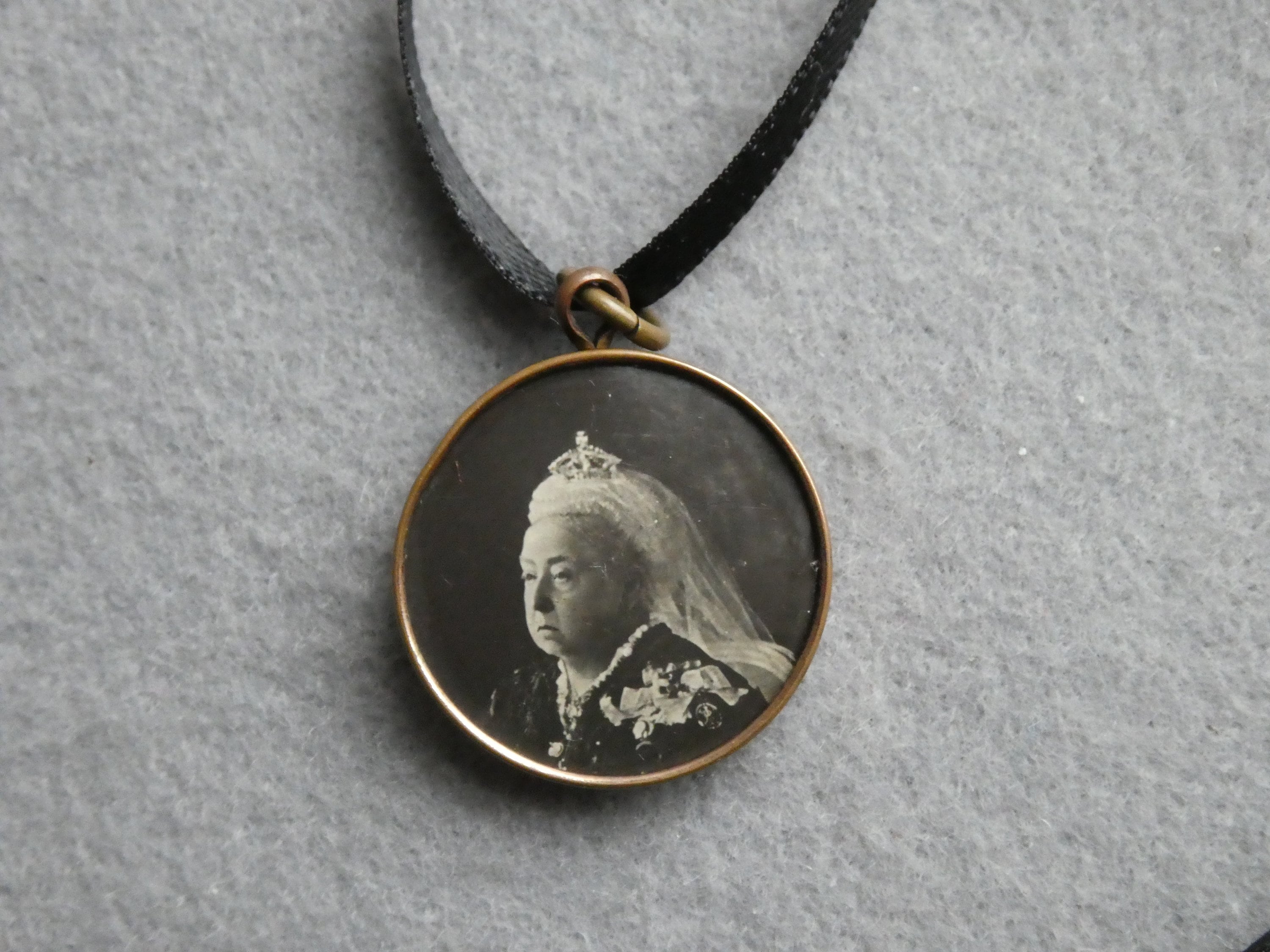 Antique Victorian Small Royal Portraits Charm Locket I Double Sided ...