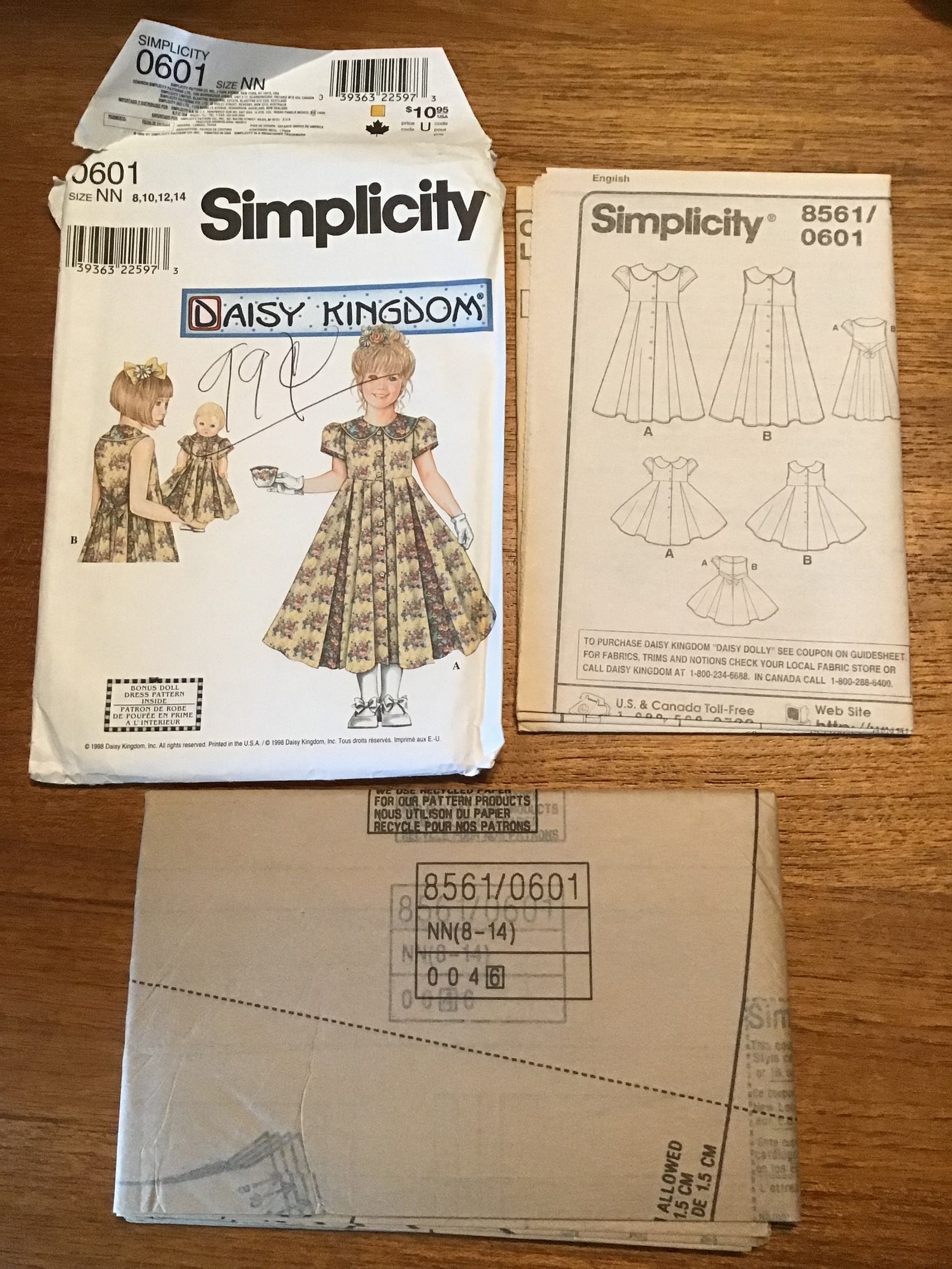 Daisy Kingdom Childs Dress and Doll Dress Pattern Simplicity 0601 8561 ...