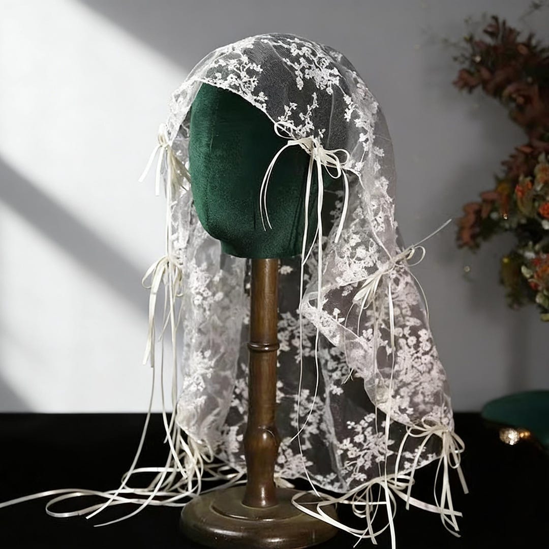 Vintage Bridal Veil: Lace Tulle Veil With Ribbon Tassels, High-end ...