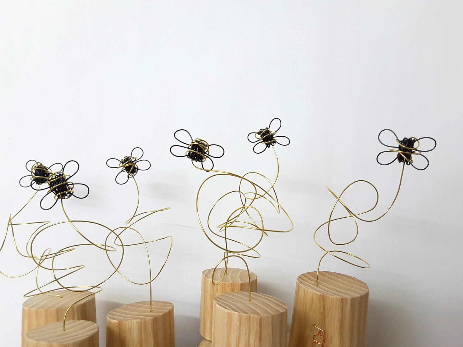 Small Wire Sculpture, Bumble Bee Art, Mixed Media, Wire Art, Mothers ...