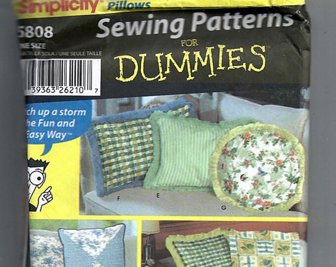 Pillows in Various Sizes and Shapes / Original Simplicity Uncut Sewing ...