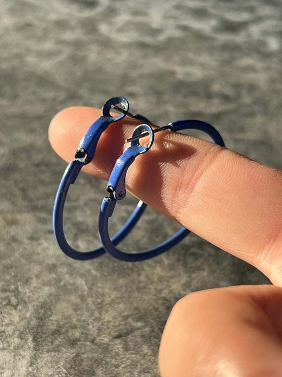VINTAGE BIG BLUE Hoops,vintage big blue hoops earring… - Gem