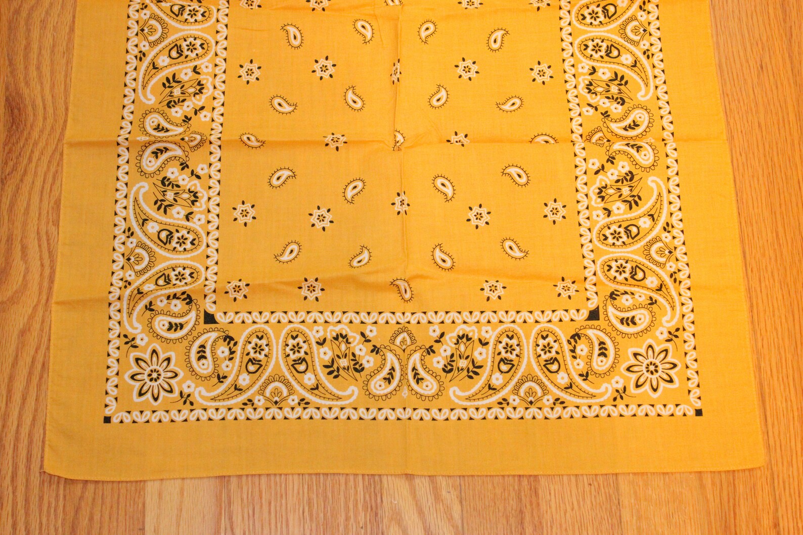 VINTAGE PAISLEY BANDANAyellow paisley bandanarockabilly | Etsy