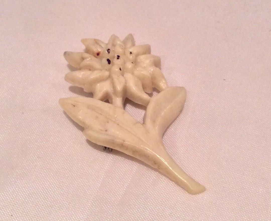 Celluloid Brooch, Flower Pin, 1940s Art Deco Vintage Jewelry - Etsy