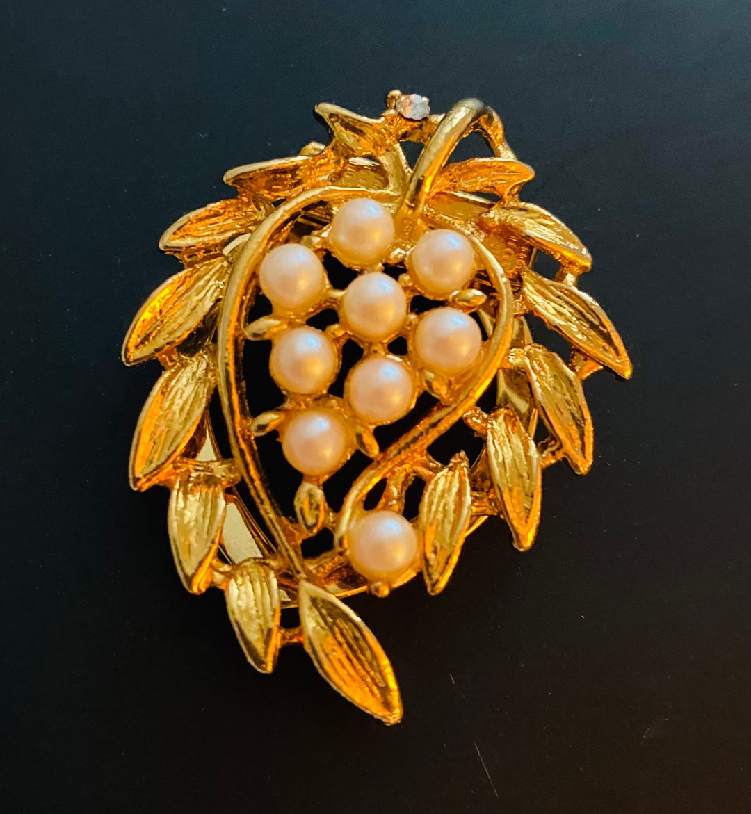 Scarf Clip Pin Gold Tone Leaf Design With Pearls 1960s - Etsy