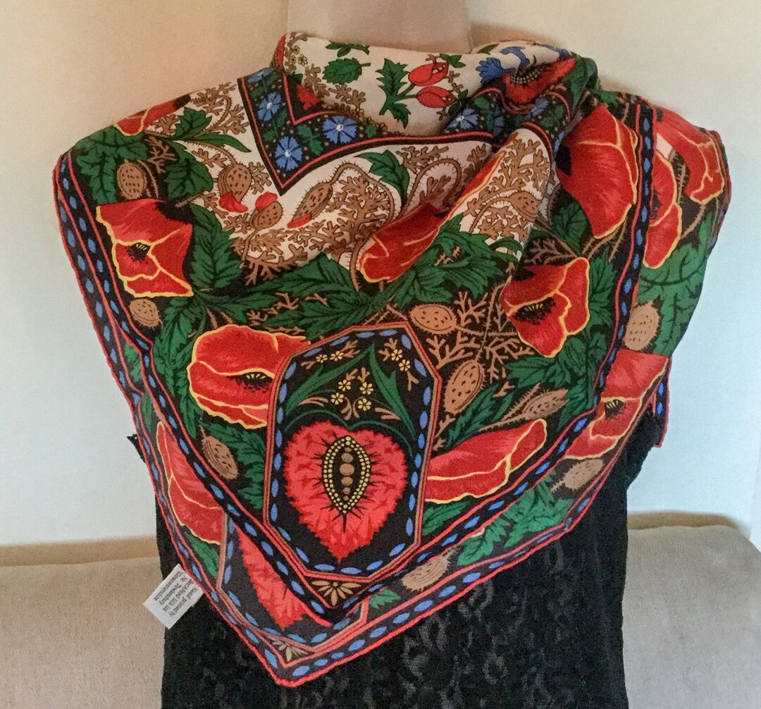Red Poppy Silk Scarf, Médiéval Design Beckford Silk Scarf 31 Inches ...