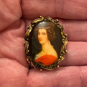 Victorian Revival Porcelain Lady Brooch, 1940s Vintage Jewellery - Etsy