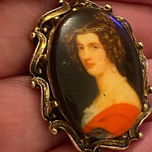 Victorian Revival Porcelain Lady Brooch, 1940s Vintage Jewellery - Etsy