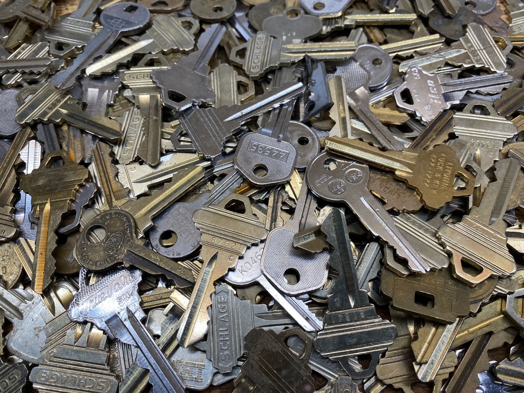 50 or 100 Randomly Selected Keys Free Shipping Craft Supply - Etsy