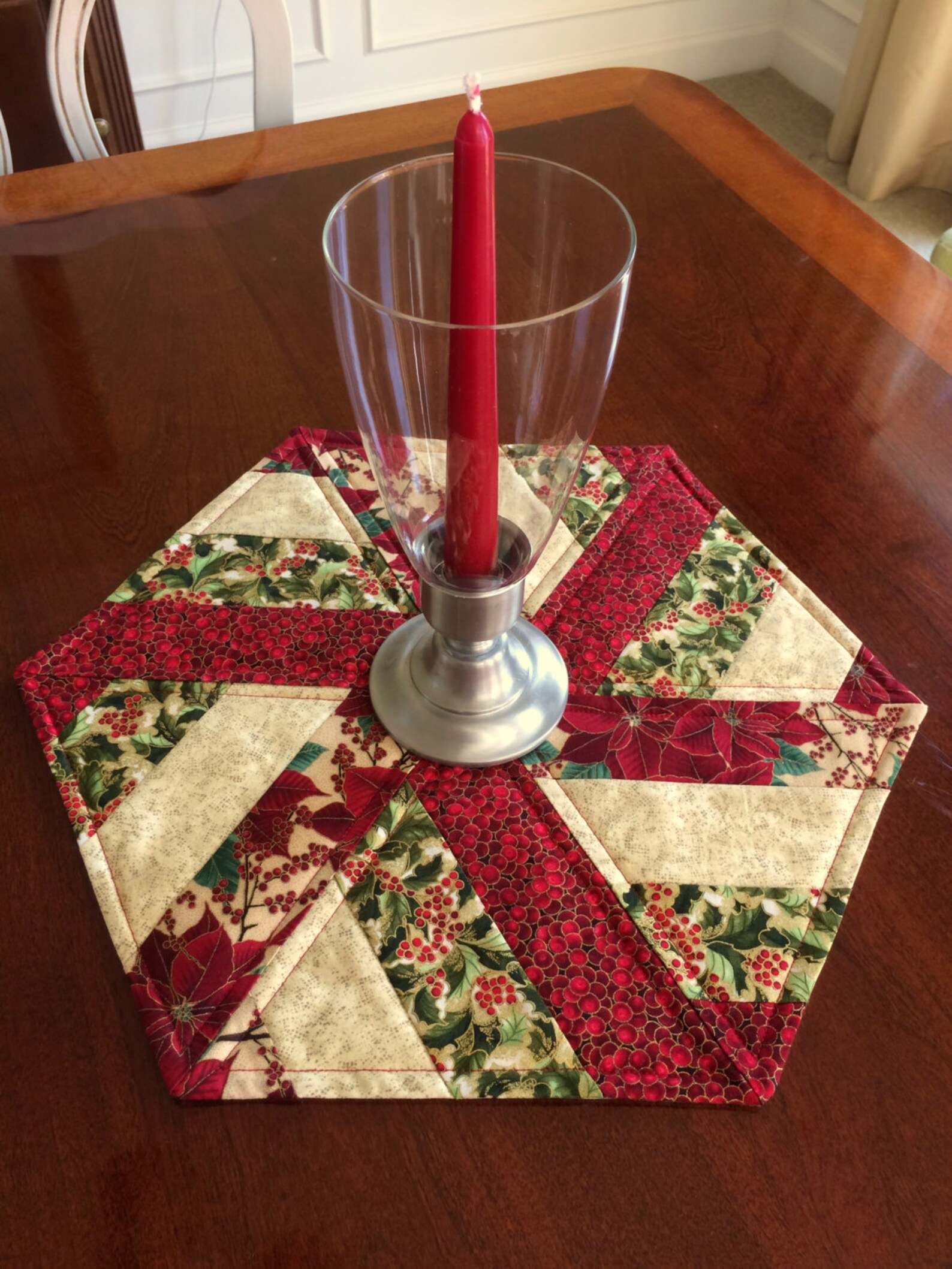 Christmas Red Green Quilted Hexagon Table Runner Candle Etsy