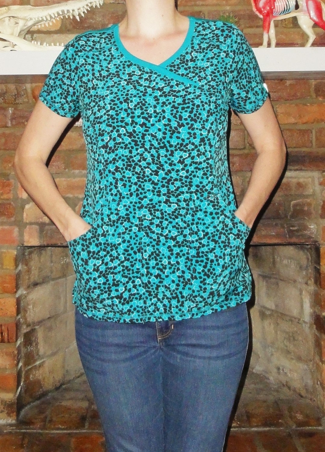 Vintage Aqua & Black Leopard Print Scrub Top XS to S - Etsy