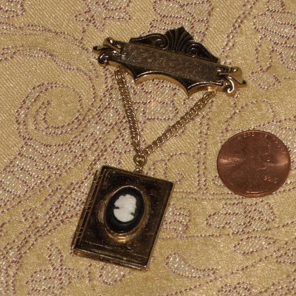 Vintage Coro Locket - Etsy