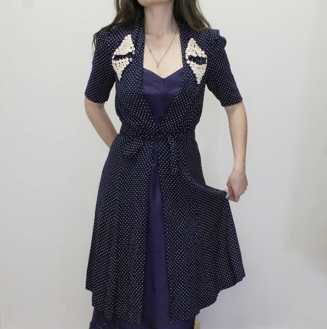 Vintage 40s Day Dess- Navy Polka Dot Vintage White Triangle Button ...