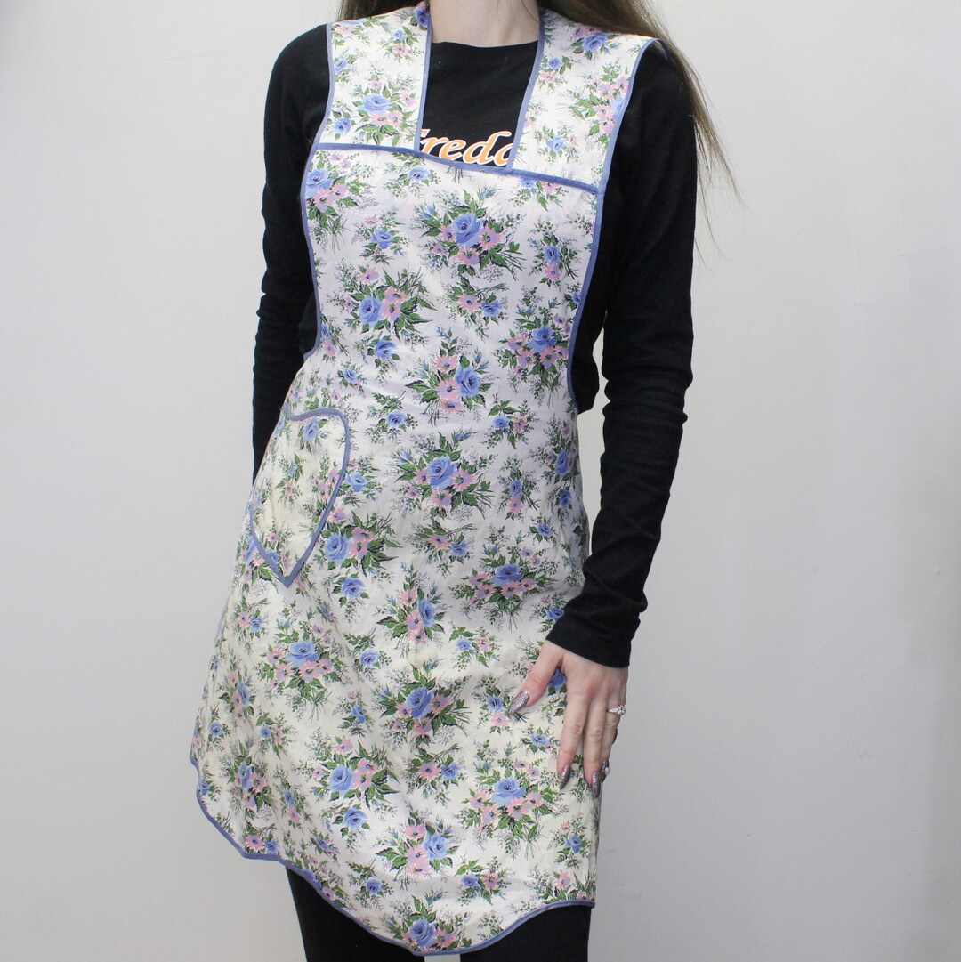 Vintage 40s Apron Full Floral Apron With Heart Shaped Pocket - Etsy