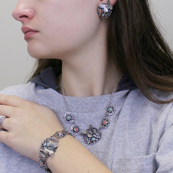 Vintage 30's Matching Jewelry Set Silver Plated 3-D B… - Gem