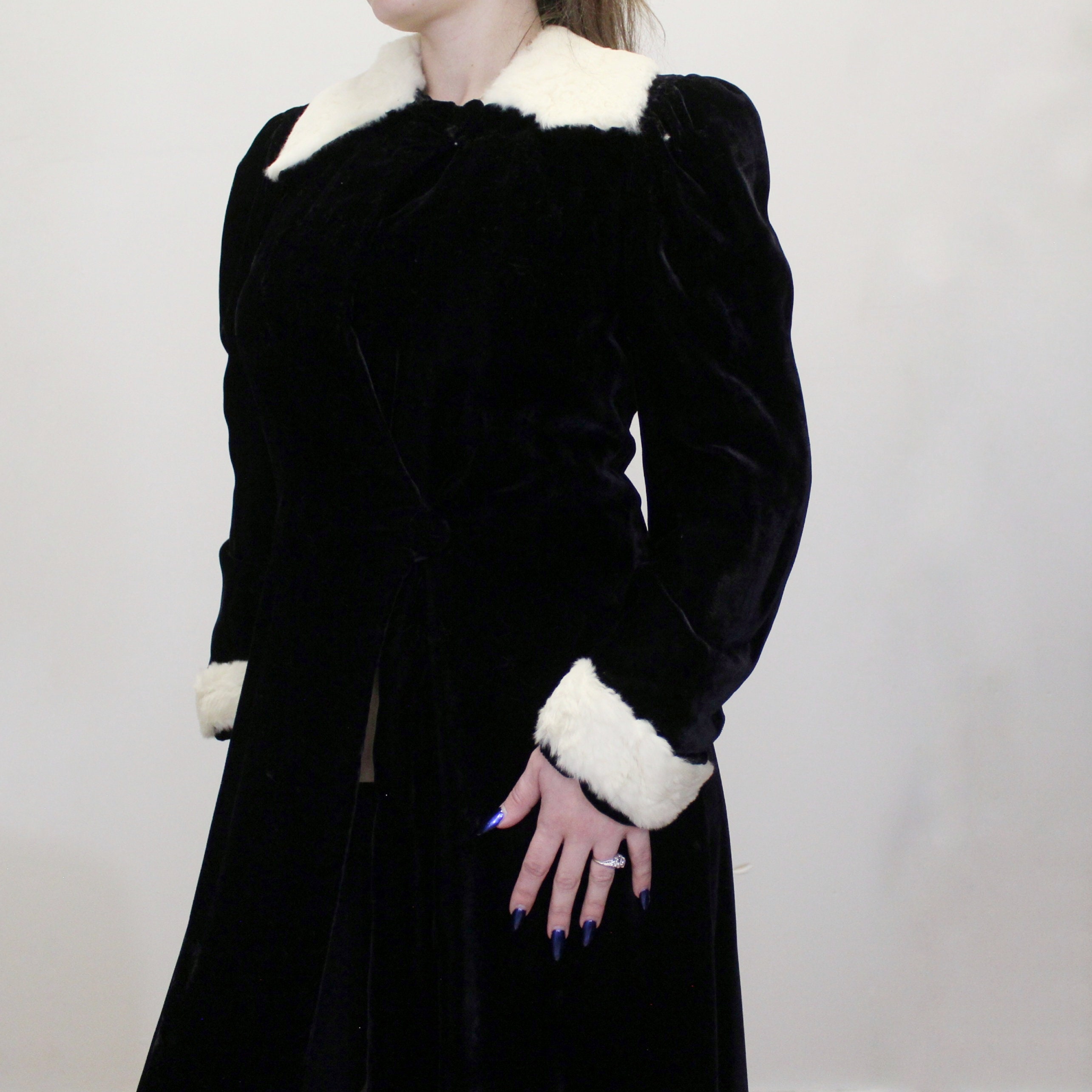 Vintage 40s Opera Coat Black Velvet Floor Length Coat With Cream Fur ...