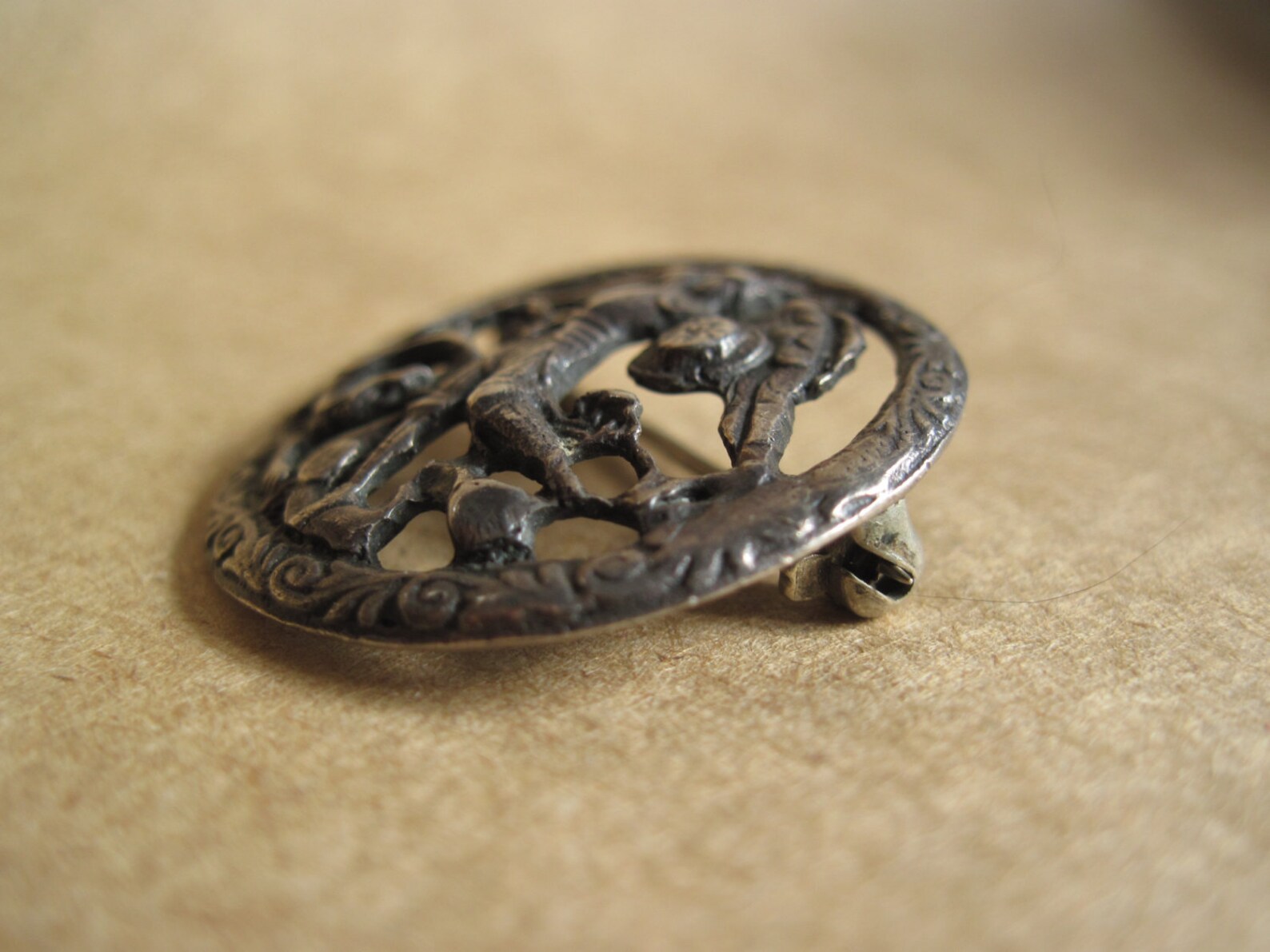 Peruzzi Cini Style Brooch - Etsy