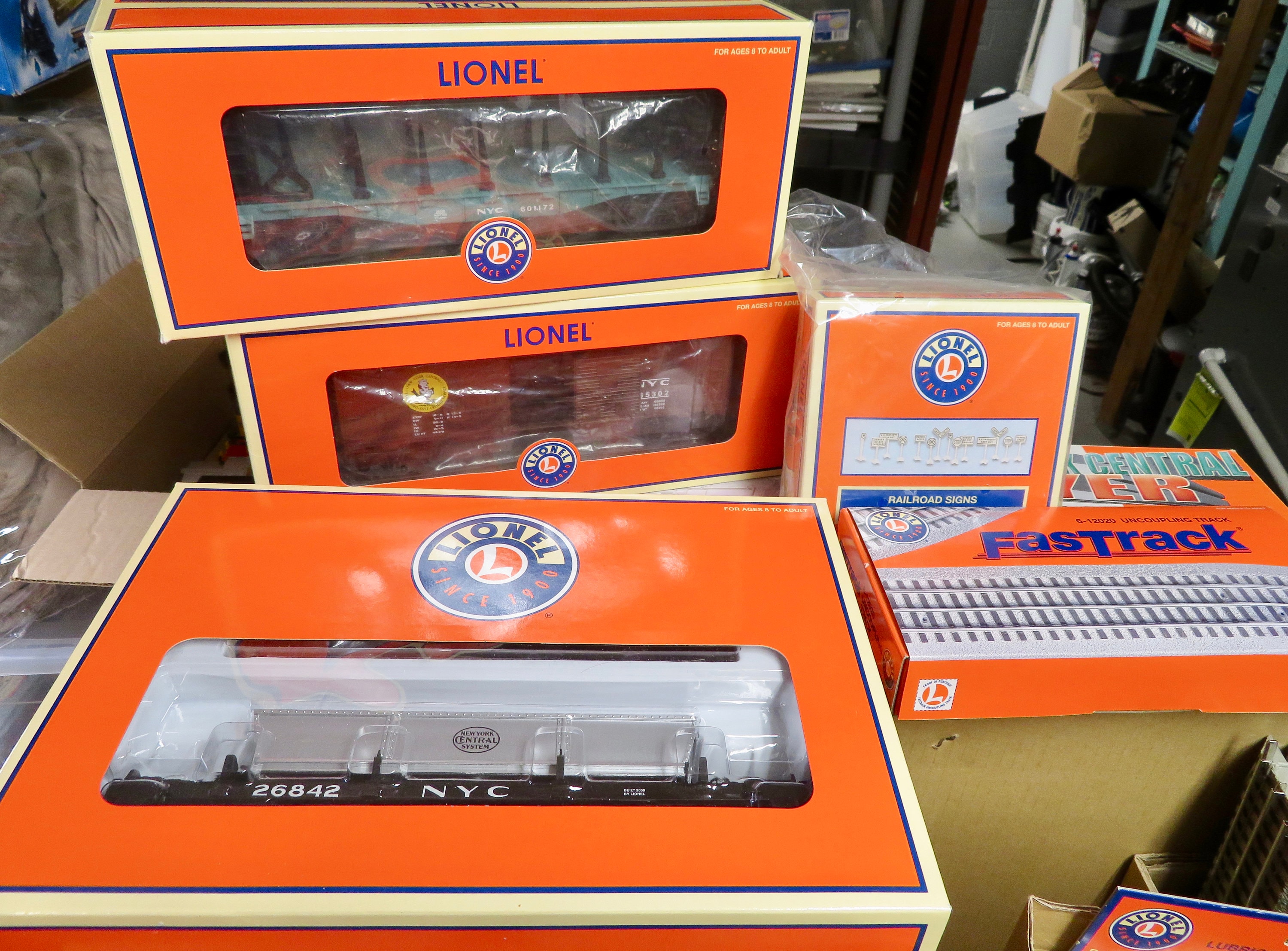 Lionel 6-30007 New York Central Flyer Operating Freight Expansion Pack ...