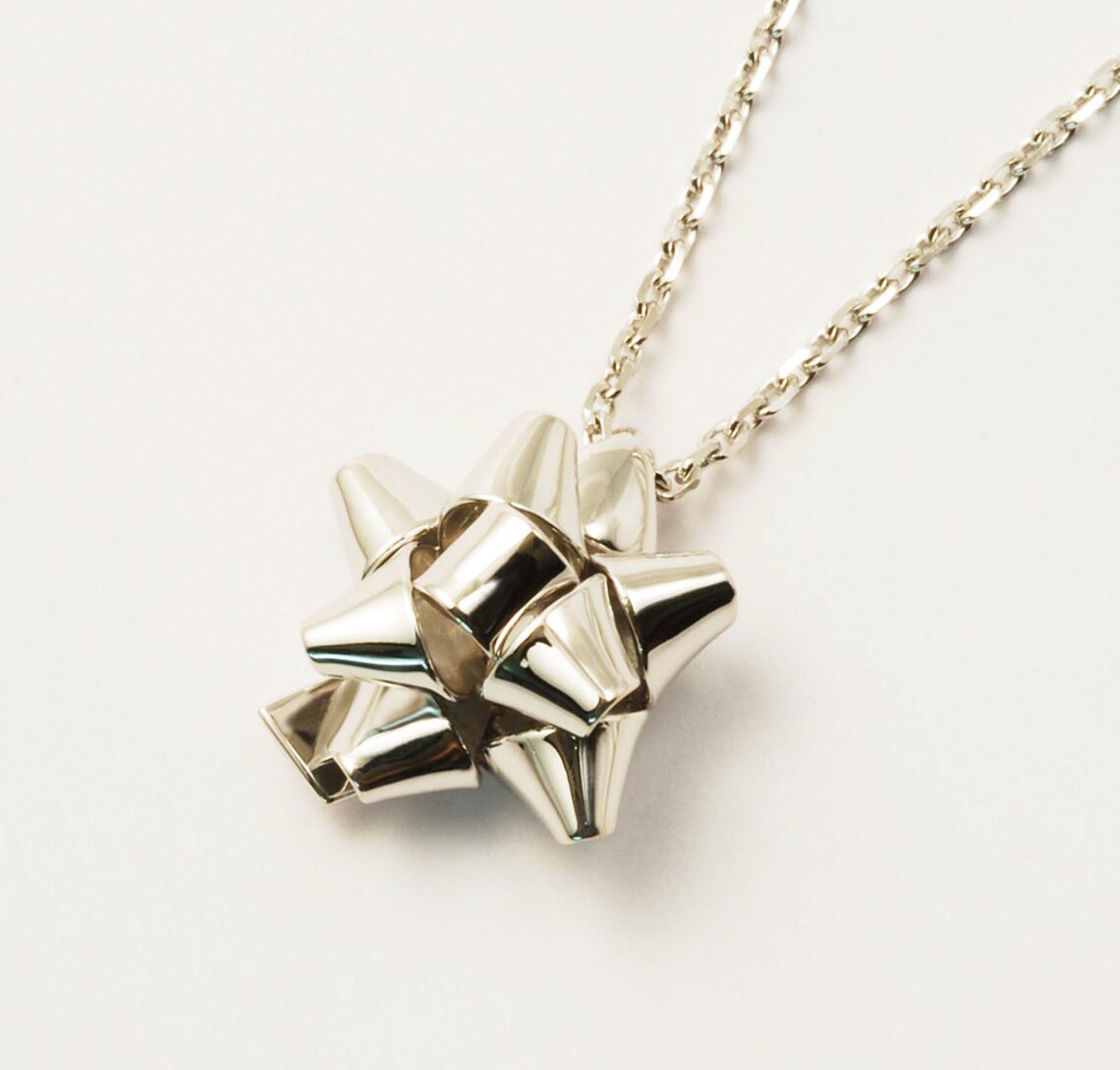 18 K Starred Node Necklace - Etsy