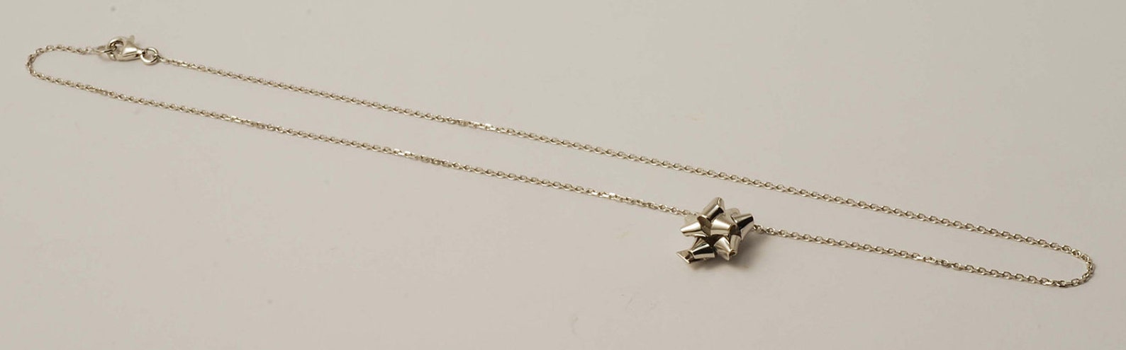 18 K Starred Node Necklace - Etsy