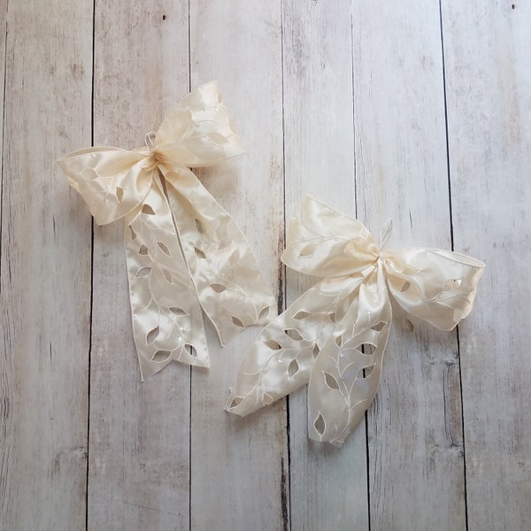 Ivory Pew Bows - Etsy