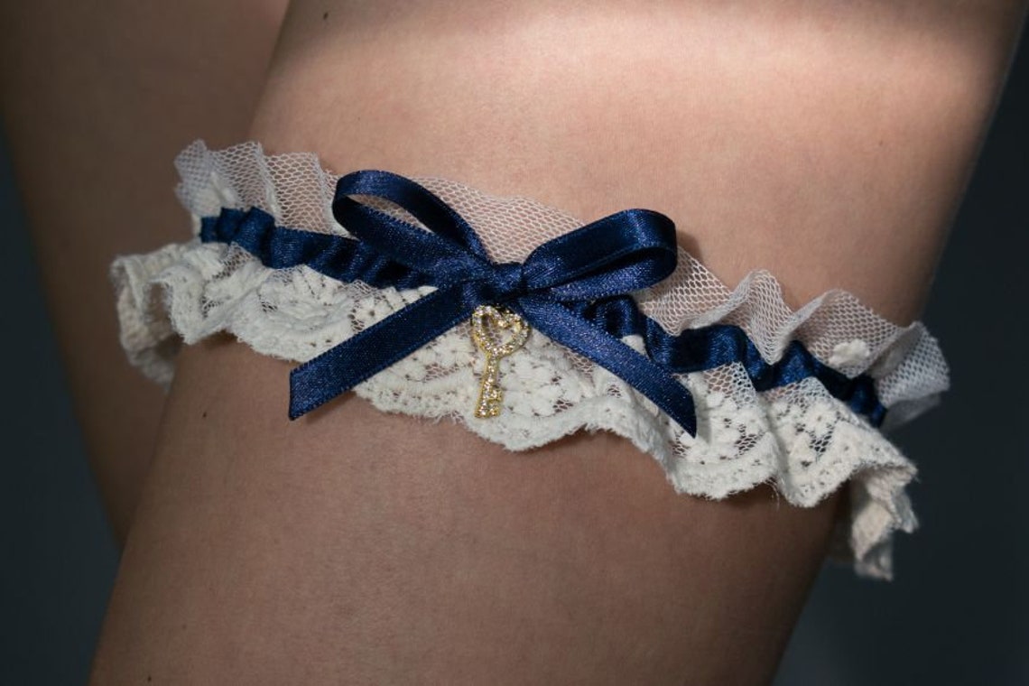Bridal Garter Golden Key Tossing Garter for Your Wedding - Etsy