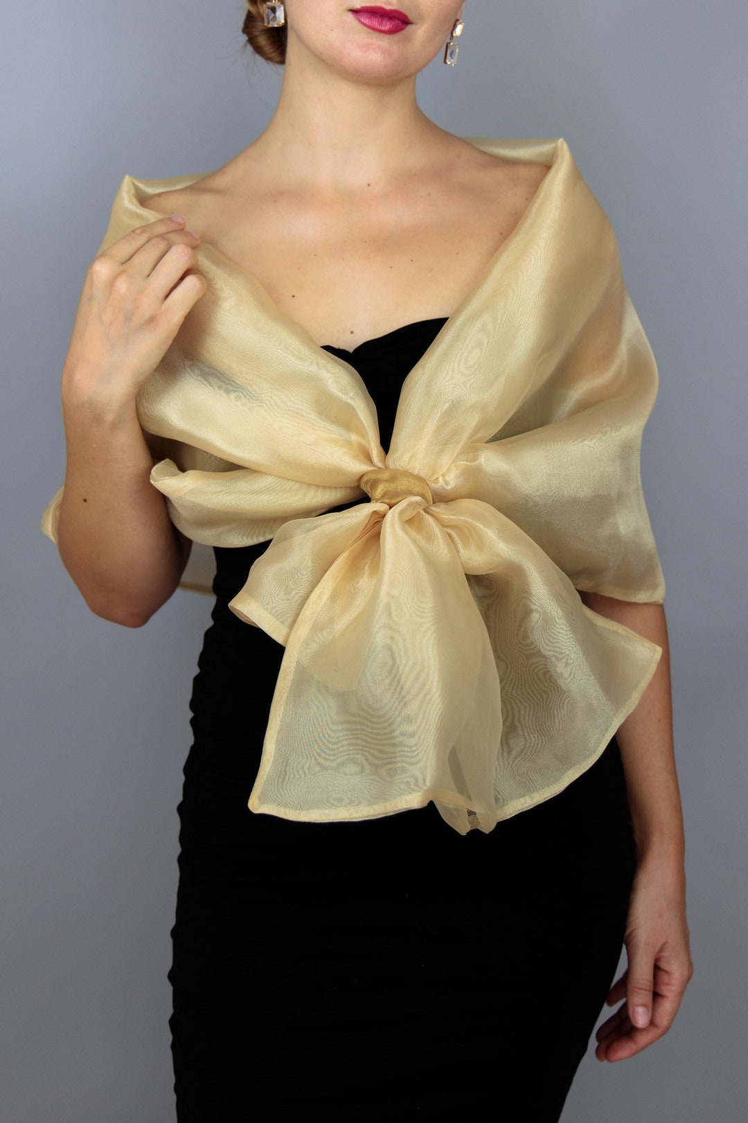 Versatile Gold Organza Wrap - Perfect for Parties and Formal Events ...