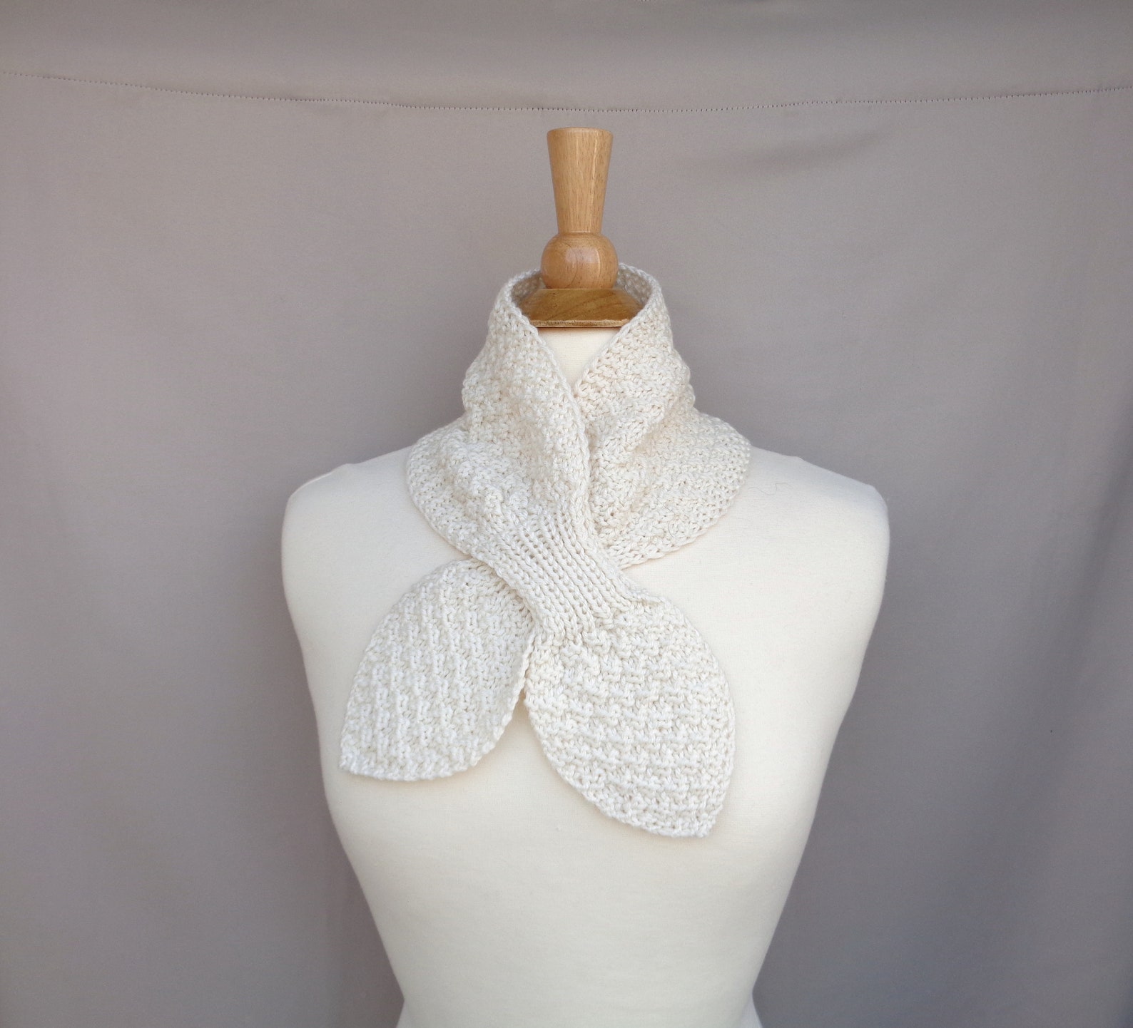 Off White Ascot Scarf, Merino Wool Cashmere Blend, Pull Through Keyhole ...