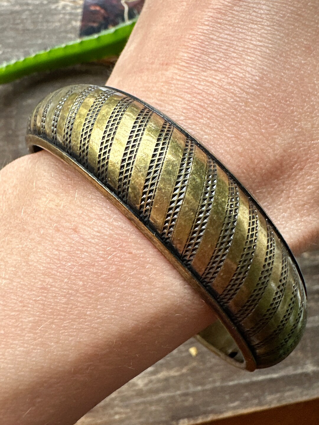 Vintage 70s Bangle Bracelet Brass Jewelry Swirl Engraved - Etsy