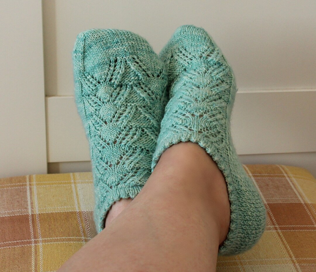 KNITTING SOCKS PATTERN Joy Socks Ankle Version Knit Socks Easy Lace ...